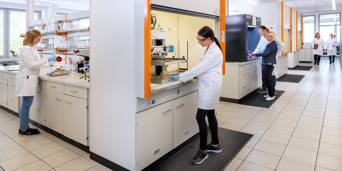 联络人 | Proell Ink Trading Shanghai Co., Ltd